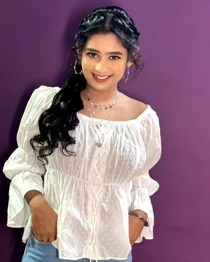 PHOTOS: பிக் பாஸ் அசல் கோளாறுவுடன் ஜனனி.. என்னவா இருக்கும்? கமெண்ட் ...