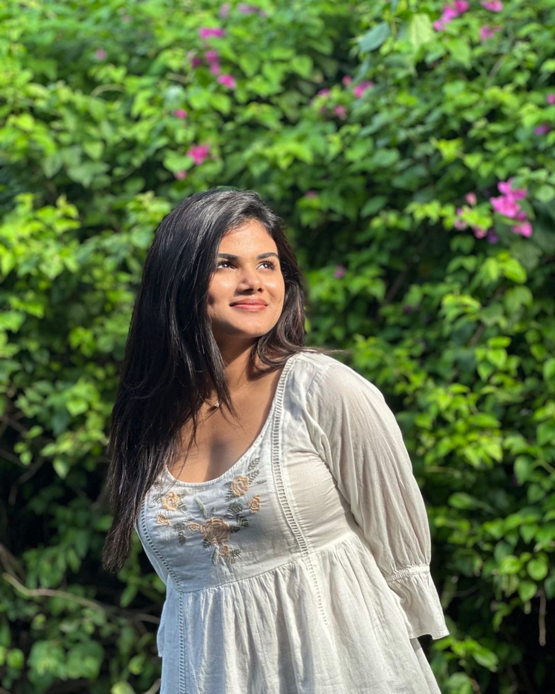 PHOTOS: மாடர்ன் உடையில் போட்டோஷூட் செய்த விஜய் டிவி நடிகை.. கலாய்த்த ...