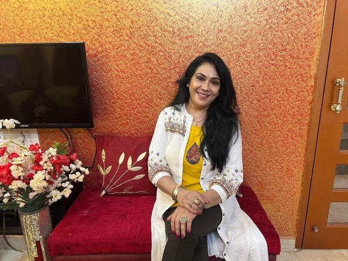 PHOTOS: 'கடலோர கவிதைகள்' ரேகாவின் மகளை பாத்துருக்கீங்களா? இணையத்தை ...