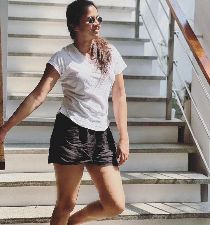 PHOTOS: சினிமா நடிகைகளையே மிஞ்சிட்டாங்களே.. விஜே அஞ்சனா நடத்திய ...