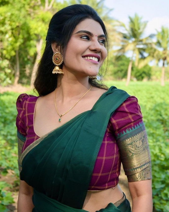 PHOTOS: போட்டோஷூட்டில் கலக்கும் 'தெய்வ மகள்' சீரியல் நடிகை.. வெளியான லேட்டஸ்ட் க்ளிக்ஸ் ...