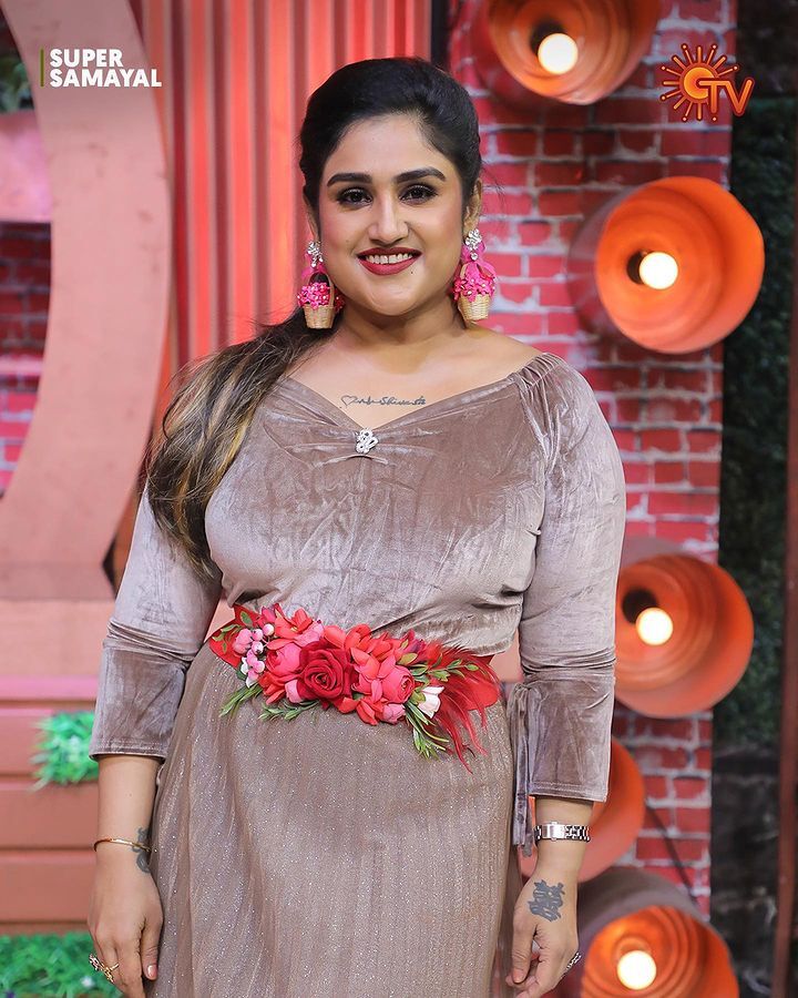 PHOTOS: வனிதாவின் மகளா இது? அம்மாவையே மிஞ்சிட்டாரே.. இணையத்தை கலக்கும் ...