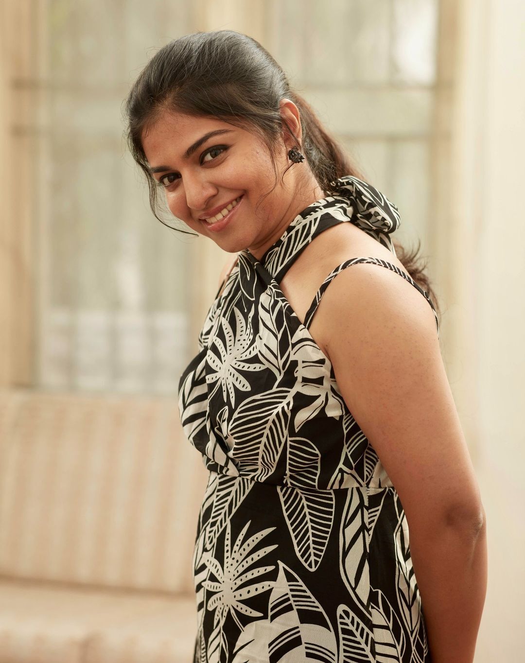 PHOTOS: அம்மாவுடன் இருக்கும் புகைப்படத்தை வெளியிட்ட ரத்தினவேல் மனைவி ...