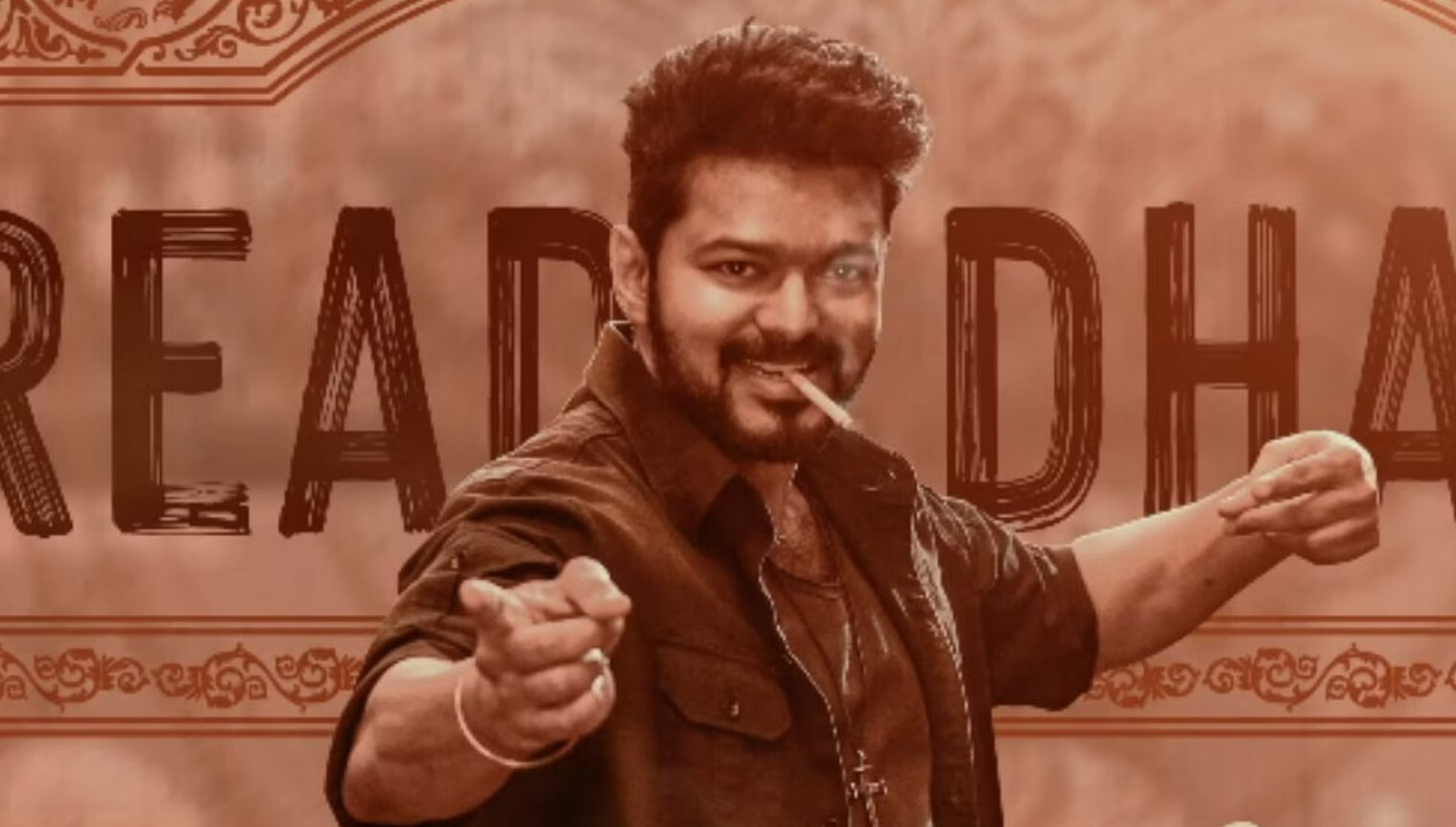 PHOTOS: மாஸ் லுக்கில்.. லாஸ் ஏஞ்சல்ஸ் ஏர்போர்ட்டில் நடிகர் விஜய் ...