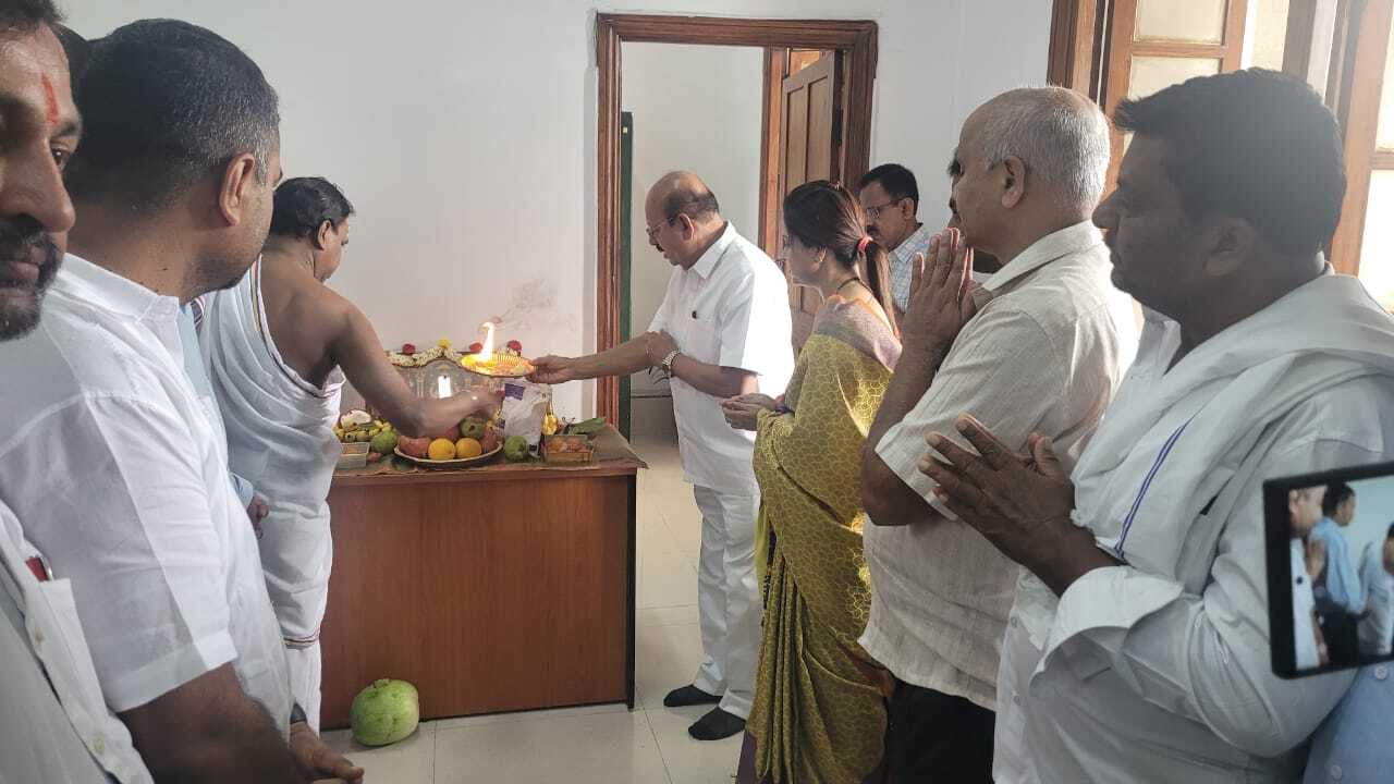 ವಿಧಾನಸೌಧದಲ್ಲಿ ಕಚೇರಿ ಆರಂಭಿಸಿದ ಟಿ. ಬಿ. ಜಯಚಂದ್ರ | TB Jayachandra Office Open In Vidhana Soudha ...