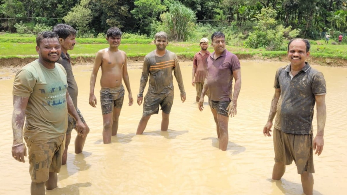 ತೀರ್ಥಹಳ್ಳಿ: ಕೆಸರು ಗದ್ದೆಯಲ್ಲಿ ಮಿಂದೆದ್ದ ವೈದ್ಯರು | Thirthahalli: Doctor Played Village Sports In ...