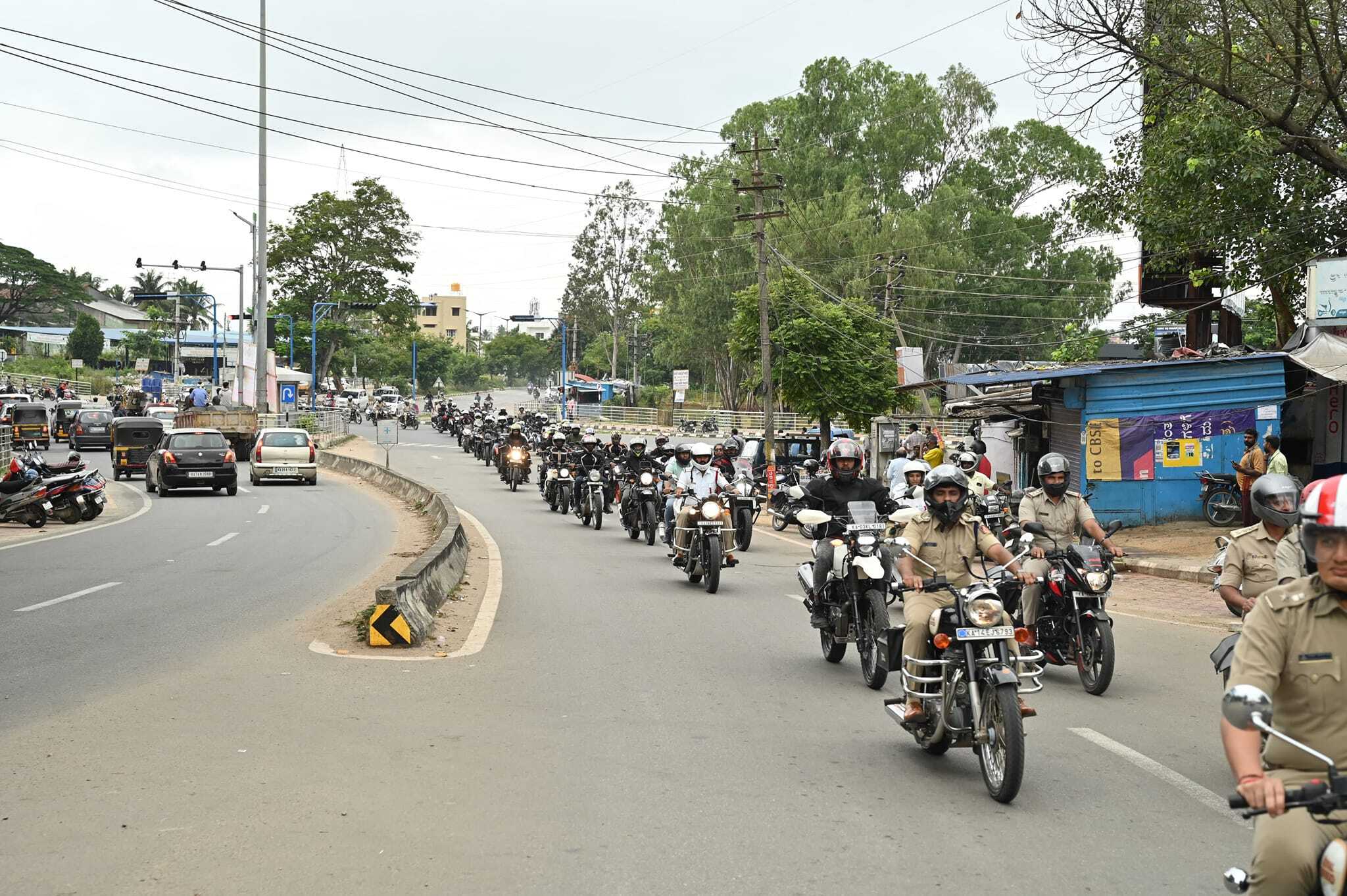 ಸಂಚಾರಿ ನಿಯಮ ಜಾಗೃತಿ ಮೂಡಿಸಲು ಶಿವಮೊಗ್ಗ ಪೊಲೀಸರ ಬೈಕ್ ಜಾಥಾ | Bike Ride ...
