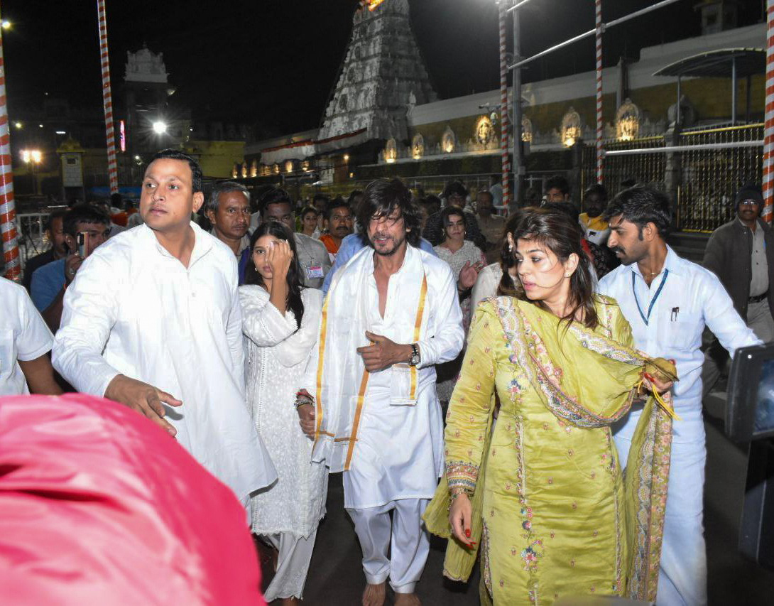 From Temple Visits to Trailer Launch at Burj Khalifa, Shah Rukh Khan ...