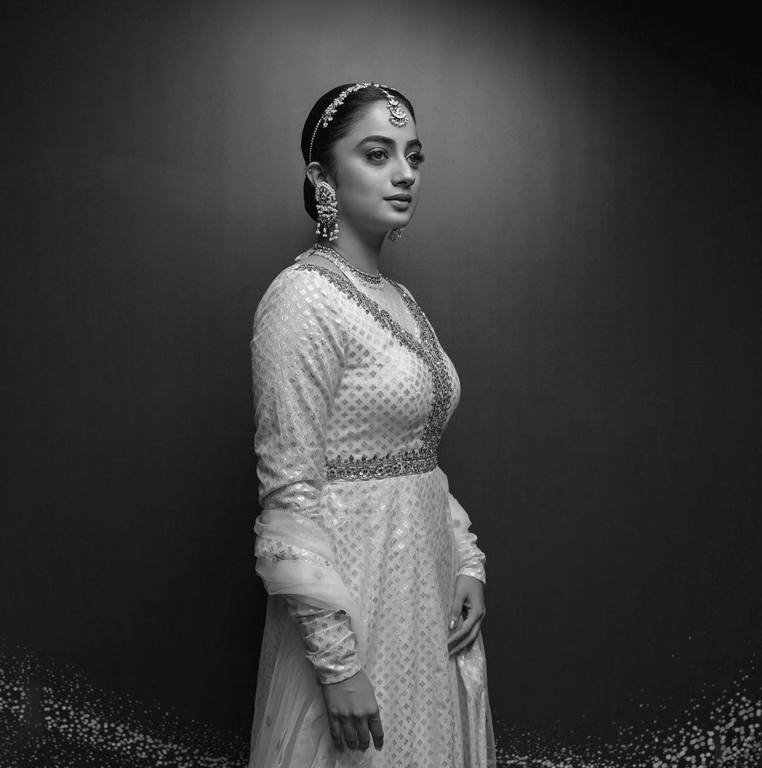Namitha Pramod: രാജകുമാരിയെപ്പോലെ അണിഞ്ഞൊരുങ്ങി നമിത പ്രമോദ്, ബ്ലാക്ക് ...