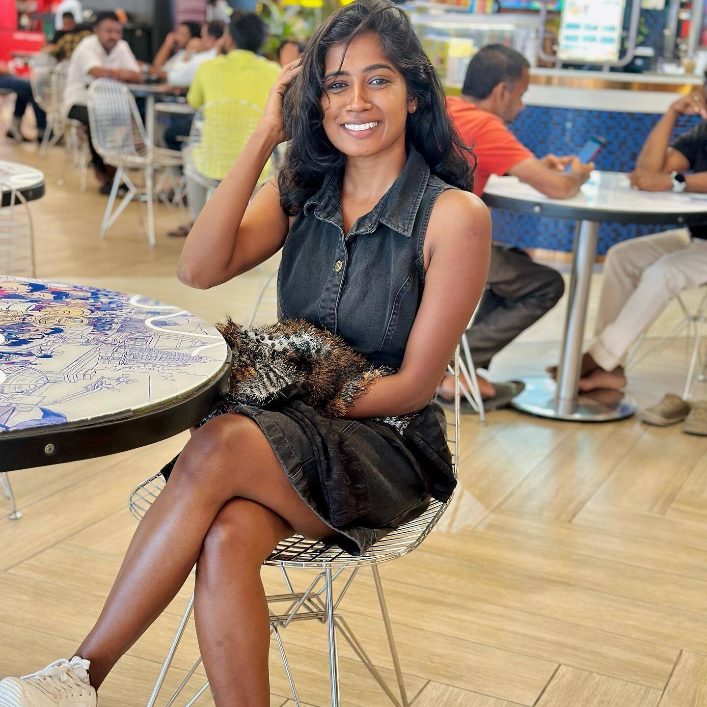 PHOTOS: யோகி பாபு பட நடிகையா இது? ஆளே மாறிட்டாங்களே.. மாடர்ன் ட்ரெஸ்ஸில் வேற லெவல் போட்டோஷூட் ...