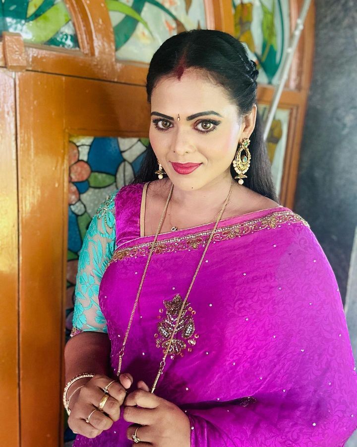 PHOTOS: ரகசிய திருமணமா? சீரியல் நடிகையின் லேட்டஸ்ட் பதிவு.. ஷோக்கான ...