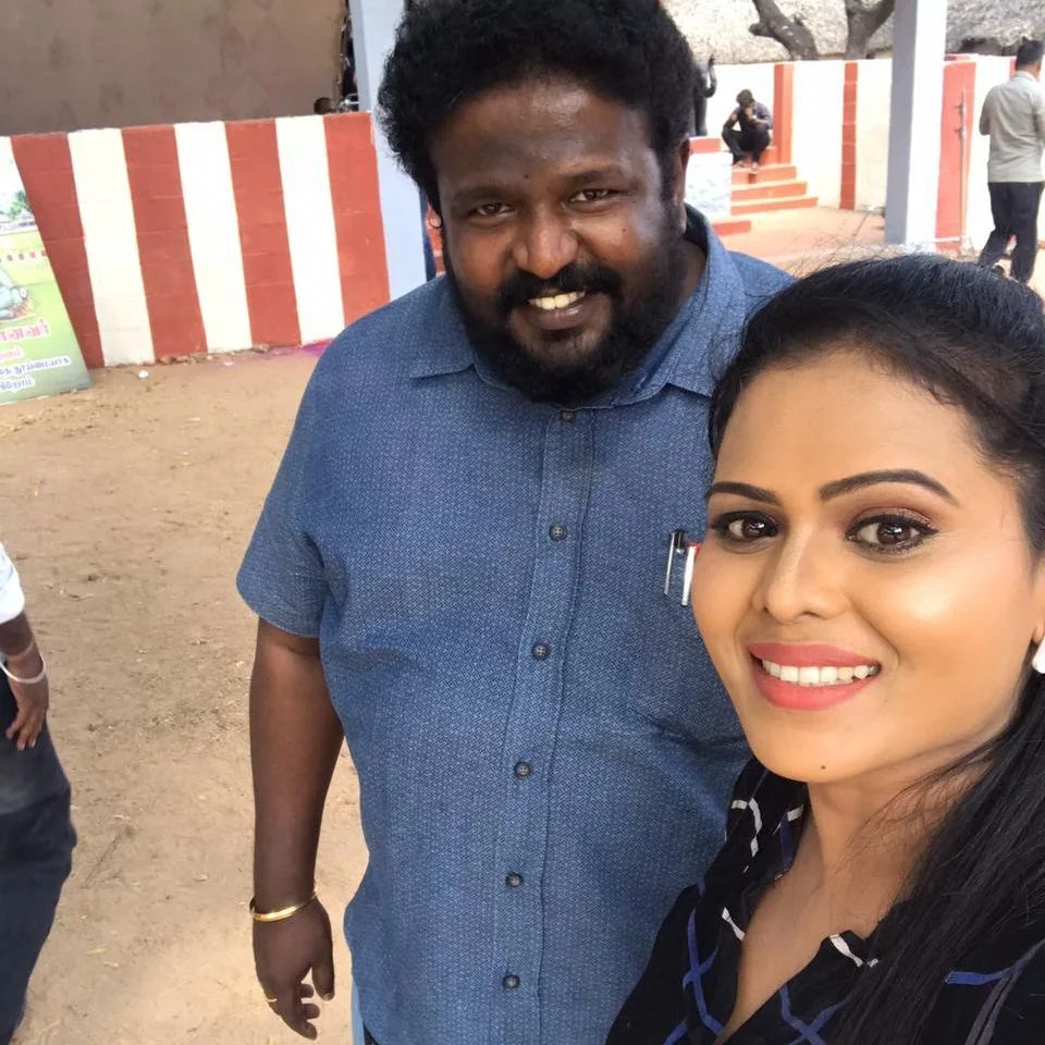 PHOTOS: ரகசிய திருமணமா? சீரியல் நடிகையின் லேட்டஸ்ட் பதிவு.. ஷோக்கான ...