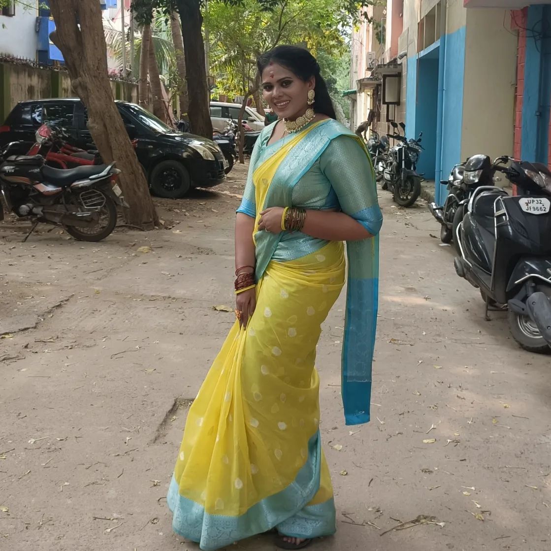 PHOTOS: ரகசிய திருமணமா? சீரியல் நடிகையின் லேட்டஸ்ட் பதிவு.. ஷோக்கான ...