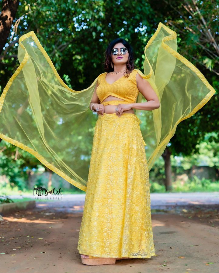 PHOTOS: பட வாய்ப்பின்றி தவித்து வரும் பிக் பாஸ் பிரபலம் ...