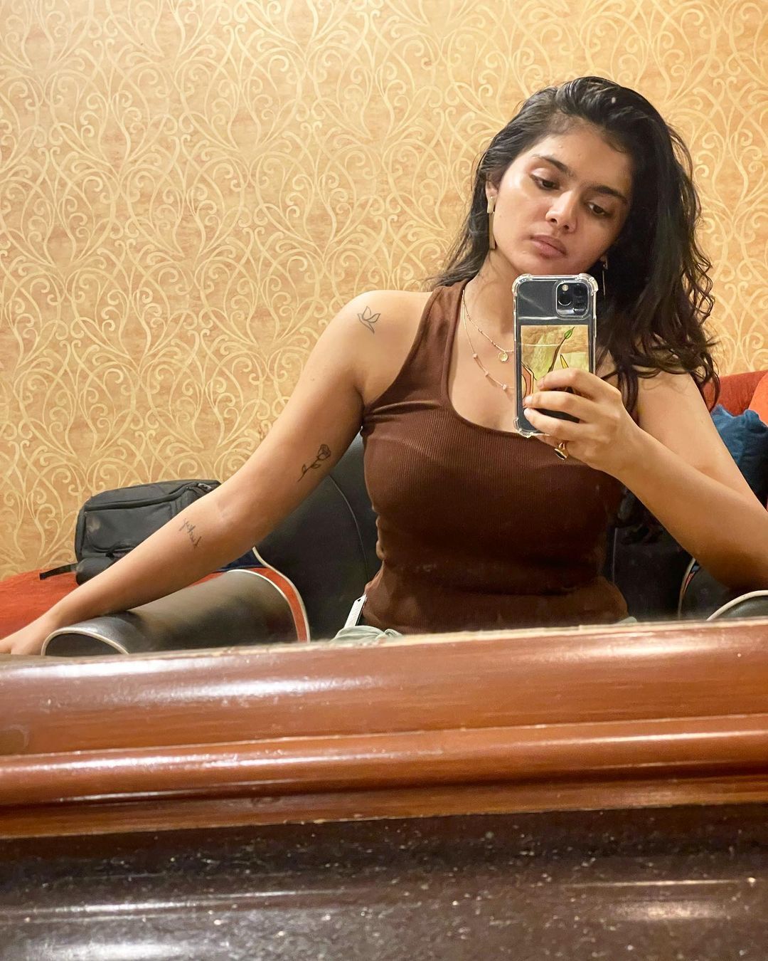 PHOTOS: டியர் அம்மா.. ஷூட்டிங் ஸ்பாட்டில் இப்படித்தான் இருப்பேன்.. புகைப்படங்களை வெளியிட்ட ...