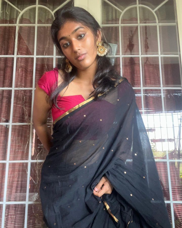 PHOTOS: நடிகை தேவதர்ஷினியின் மகளா இது? ஹீரோயினுக்கே டஃப் கொடுக்குறாங்களா! | Actress Devadarshini ...