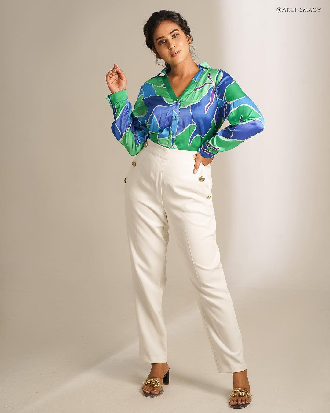 PHOTOS: மாஸ் லுக்கில் புகைப்படம் வெளியிட்ட சீரியல் நடிகை கண்மணி ...