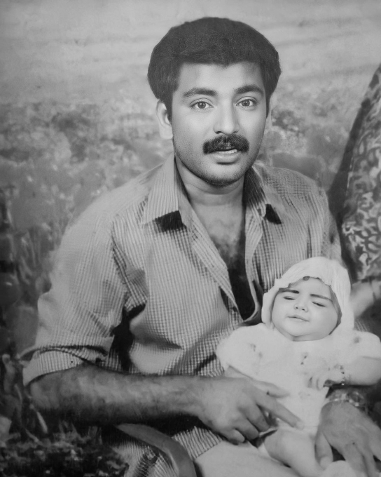 PHOTOS: அப்பாவுடன் இருக்கும் புகைப்படத்தை வெளியிட்டு உருக்கமான பதிவு ...