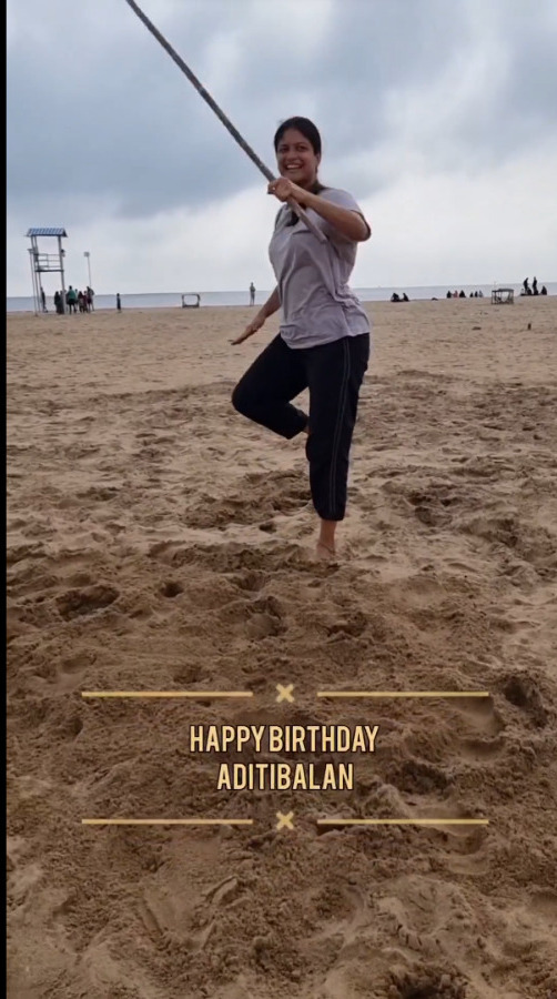 PHOTOS: சிலம்பத்தில் பின்னி பெடல் எடுக்கும் அருவி பட நடிகை.. இணையத்தை ...