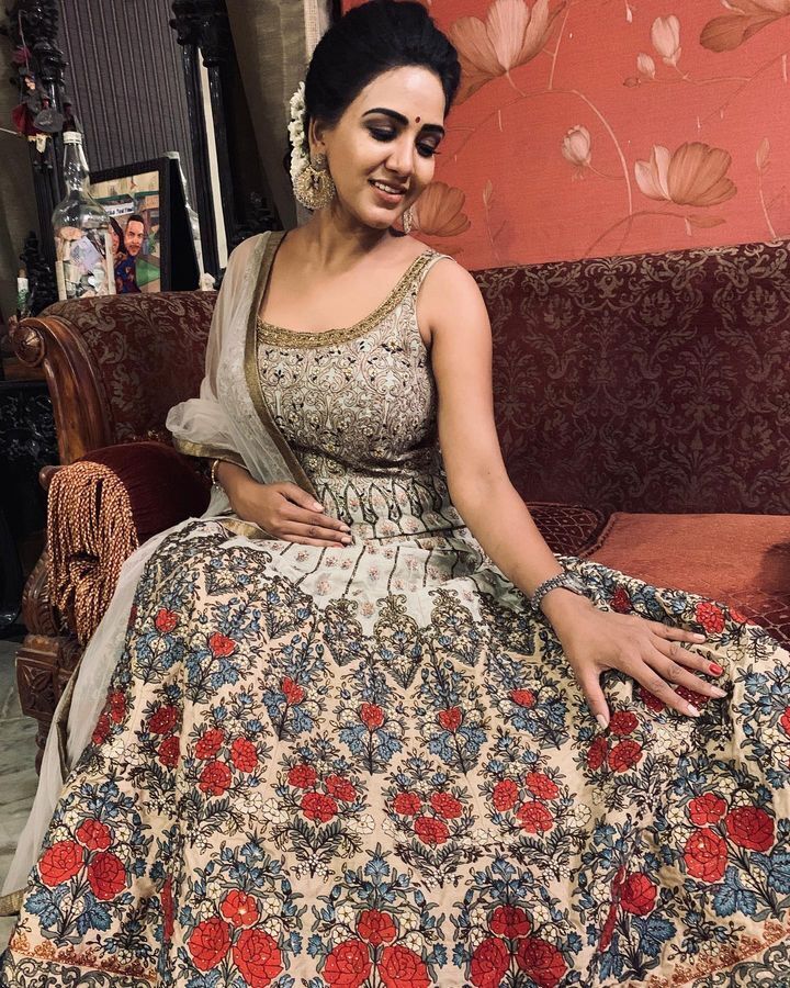 PHOTOS: பிக் பாஸ் பவானி ரெட்டியின் லேட்டஸ்ட் போட்டோஷூட்டை பாத்தீங்களா ...