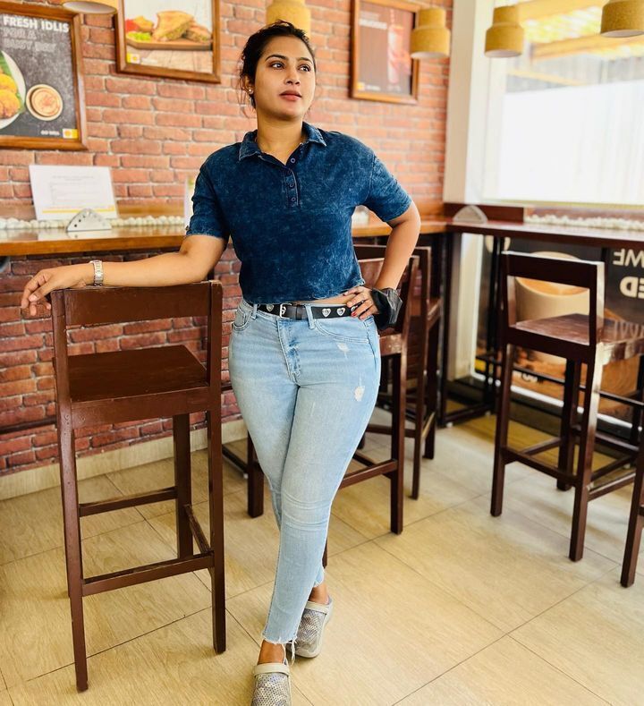 PHOTOS: மும்தாஜுக்கே டஃப் கொடுக்குறாங்களே.. மைனா நந்தினியின் வேற லெவல் ...