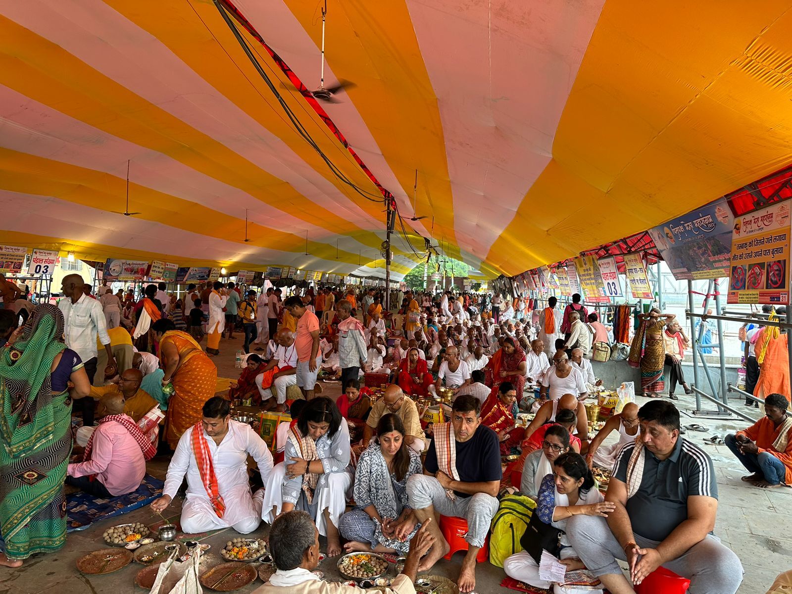 Pitrapkash Mela 2023: DM Gaya डॉ. त्यारगराजन ने जब अहले सुबह लिया घाटों ...