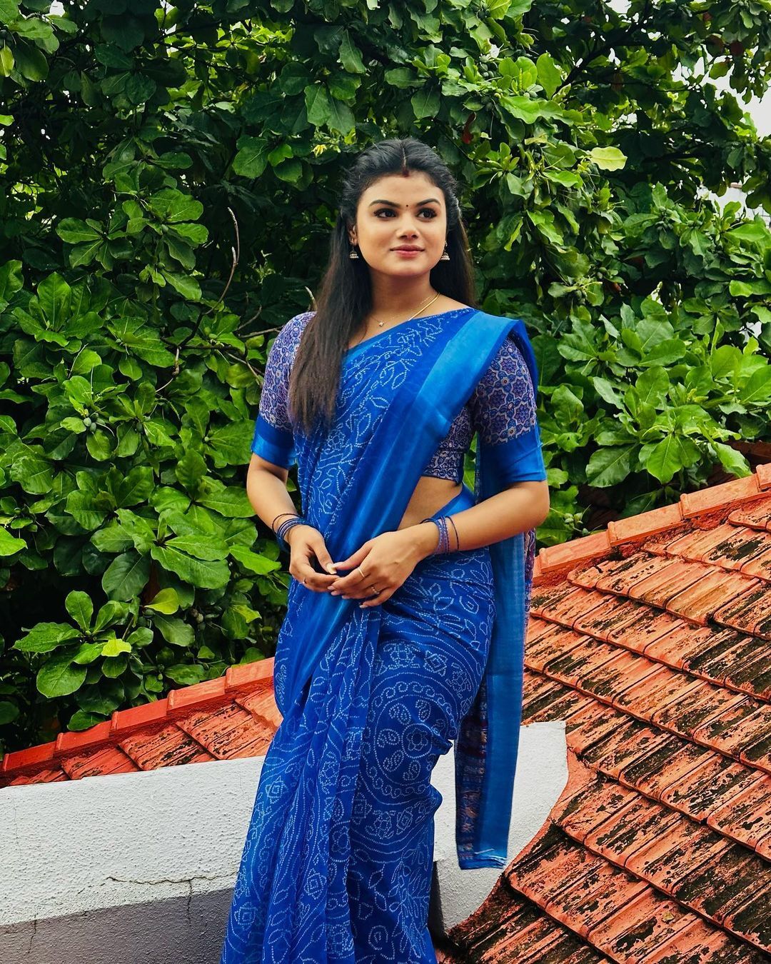 PHOTOS: துபாயில் ஸ்டன்னிங் லுக்.. லைக்குகளை குவிக்கும் பாக்கியலட்சுமி ...