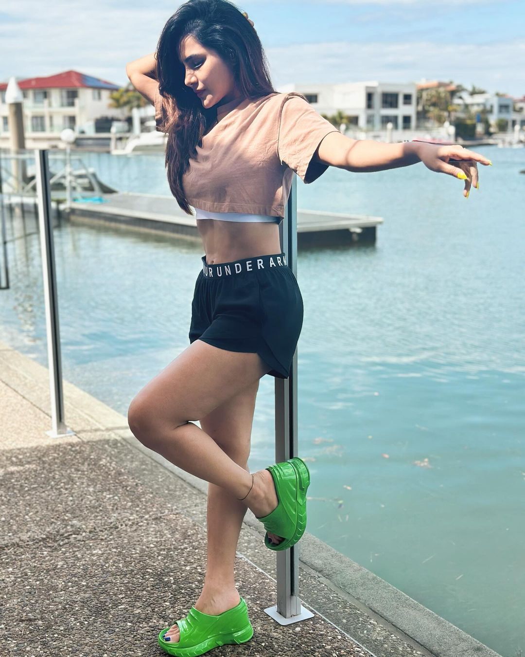 విదేశీ వీధుల్లో అషు రెడ్డి అందాల జాతర.. డోస్ పెంచేసిందిలే..! | Actress ...