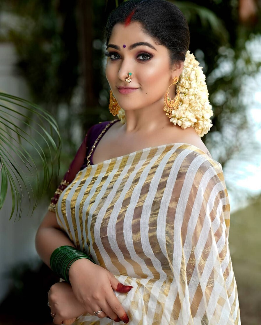 PHOTOS: அடிபொலி.. கேரளா சேலையில் ரசிகர்களை சுழட்டி போட்ட நடிகை பானு ...