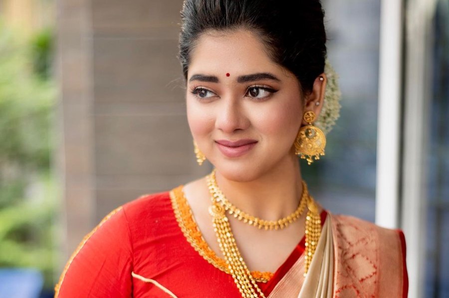 শাড়িতে অনন্যা দিতিপ্রিয়া, ভাইরাল অভিনেত্রীর সুন্দর লুকের ছবি | Actress Ditipriya Roy Wear A ...