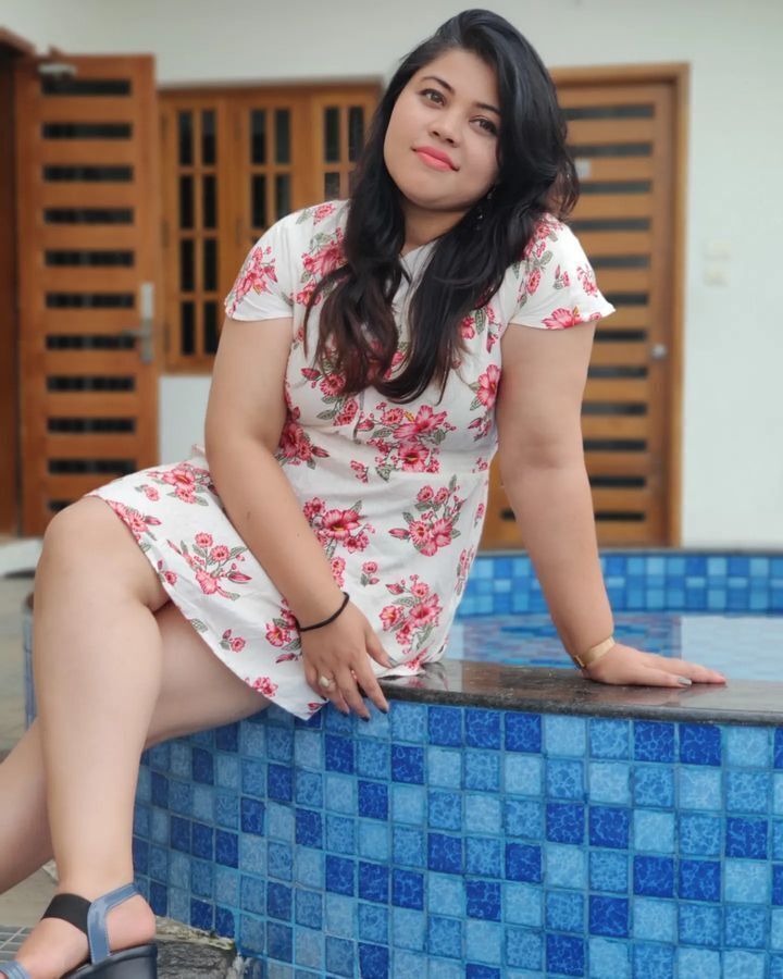 PHOTOS: விஜய்யின் ரீல் தங்கையா இது? ஆள் அடையாளமே தெரியலையே ...