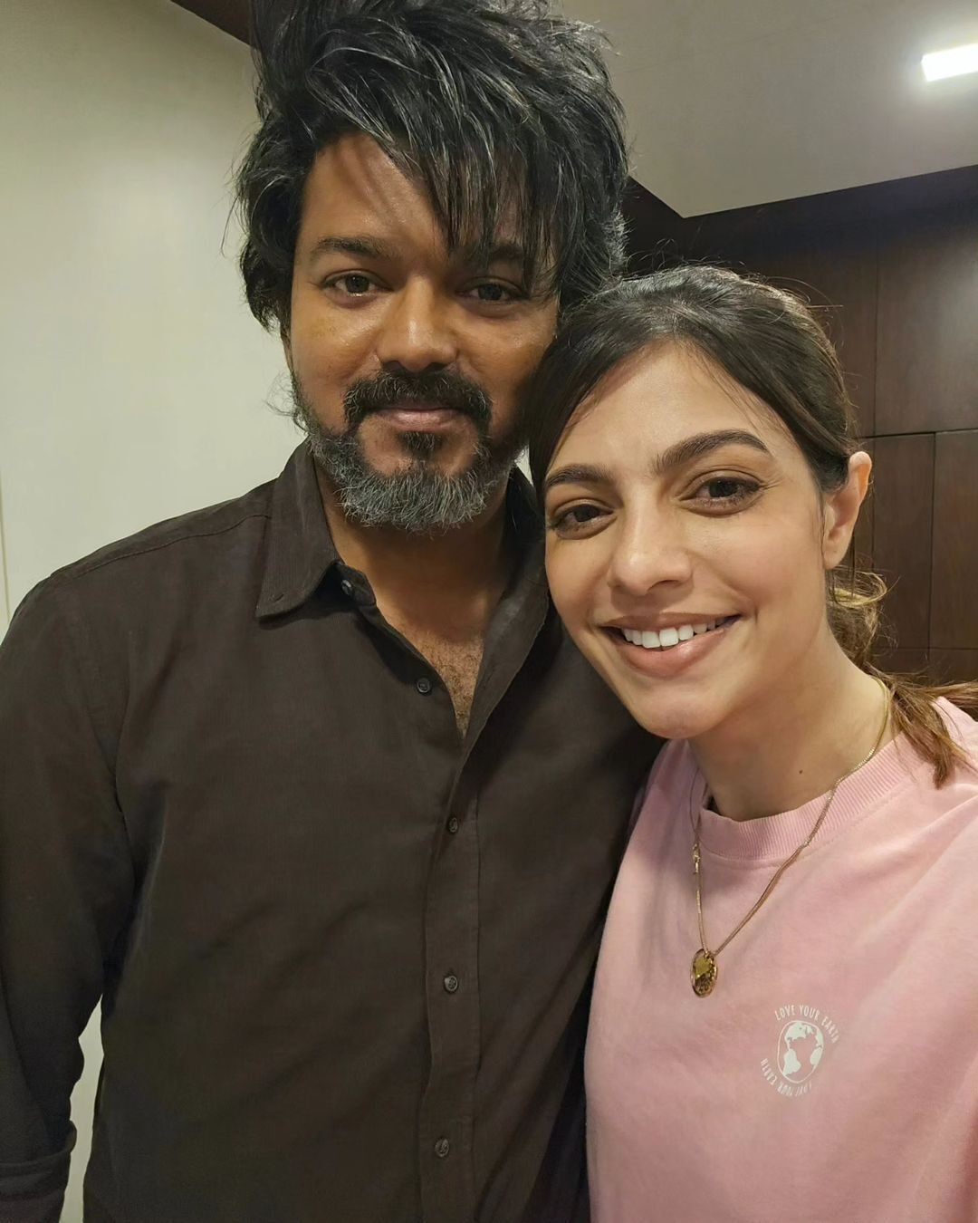 PHOTOS: 'லியோ' படத்தில் வக்கீலாக வந்தது இவங்களா? இவங்களுக்கு இவ்ளோ பெரிய பொண்ணு இருக்கா ...