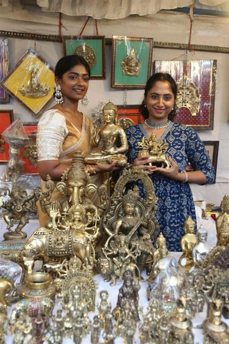 Bengaluru utsava 2023: ಬೆಂಗಳೂರು ಉತ್ಸವಕ್ಕೆ ನಟಿ ಭೂಮಿ ಶೆಟ್ಟಿ ಚಾಲನೆ ...