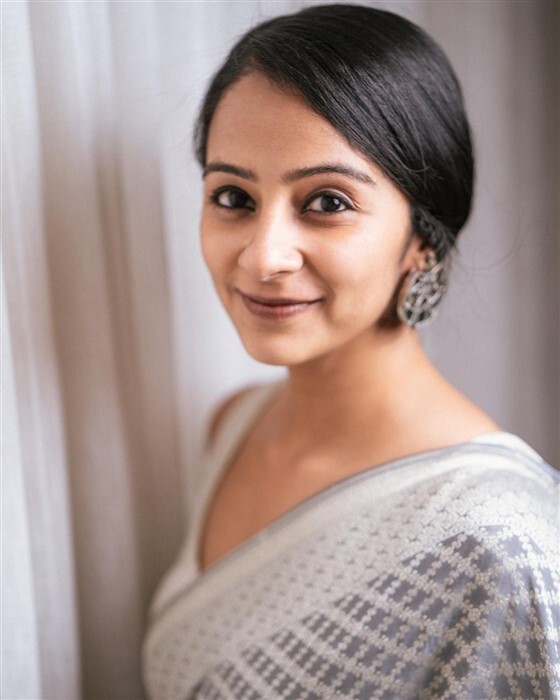 Darshana Rajendran: ബുസാന്‍ ഇന്റര്‍നാഷണല്‍ ഫെസ്റ്റിവലില്‍ സാരിയില് ...