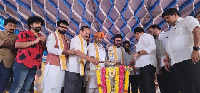 ಬೆಂಗಳೂರು ಕಂಬಳ - ನಮ್ಮ ಕಂಬಳ ದ ಗುದ್ದಲಿಪೂಜೆ ನೆರವೇರಿಸಿದ ಡಿ ಕೆ ಶಿವಕುಮಾರ್ ...