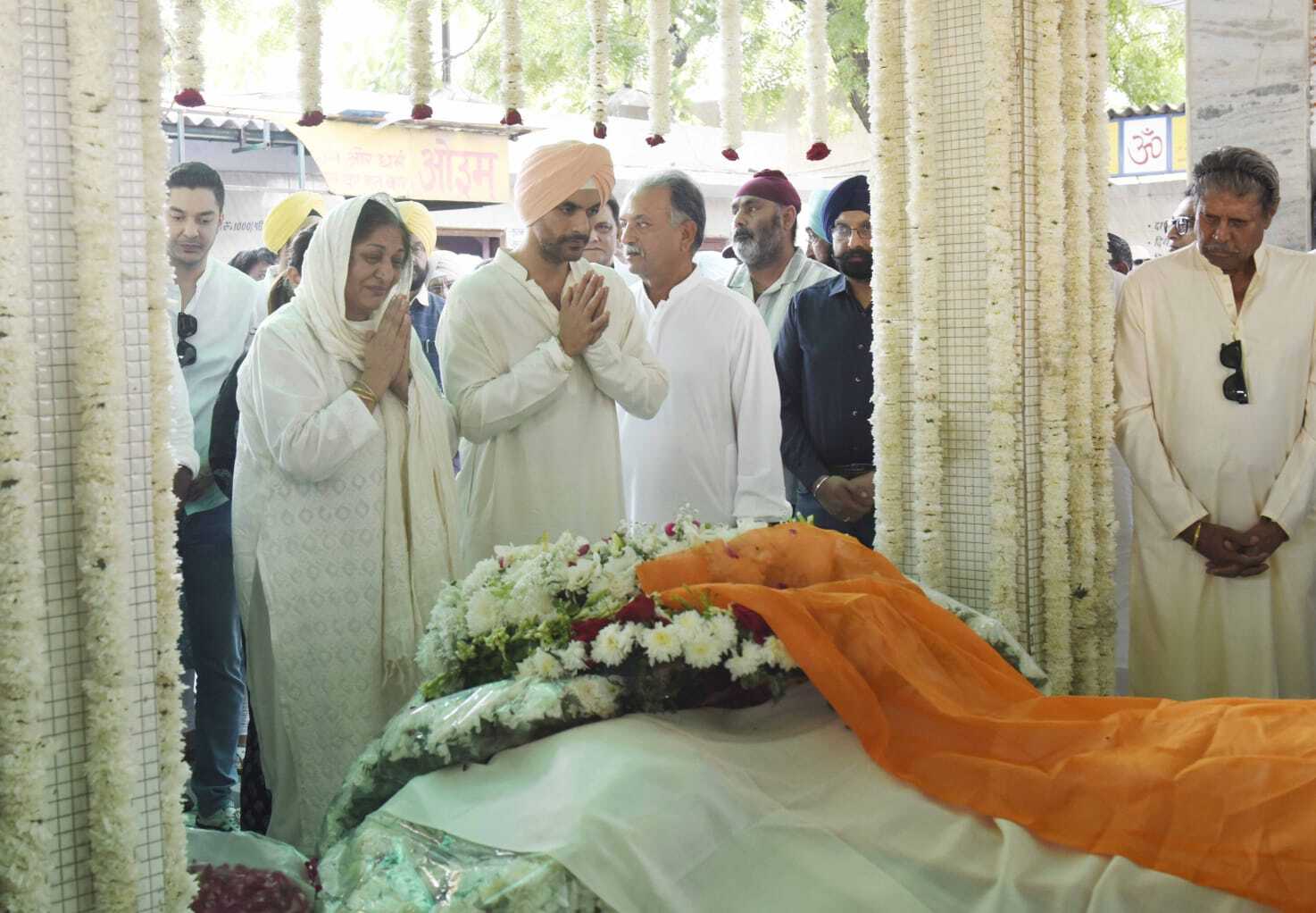 In Pics: Final Rites Of Legendary Indian Cricketer Bishan Singh Bedi ...