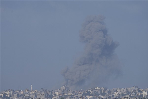 In Pics: Bombing Continues in Gaza Strip - Oneindia