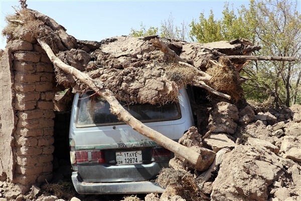 In Pics: Deadly Earthquake Strikes Western Afghanistan - Oneindia