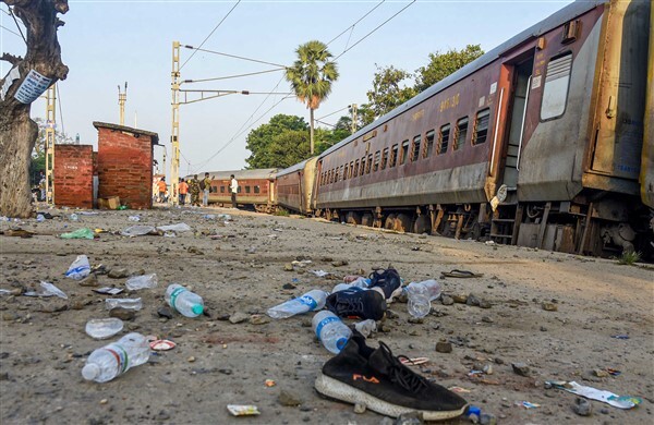 In Pics : Injured Passenger Being Treated At Buxar, Delhi-Kamakhya ...