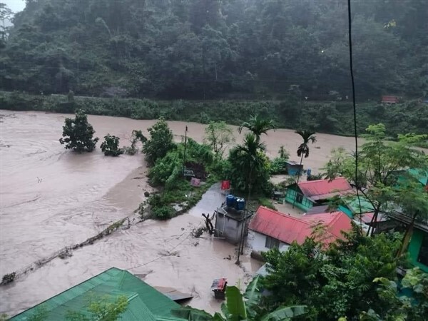 In Pics: Intense Cloudburst Triggers Flash Flood in Sikkim's Teesta Basin - Oneindia