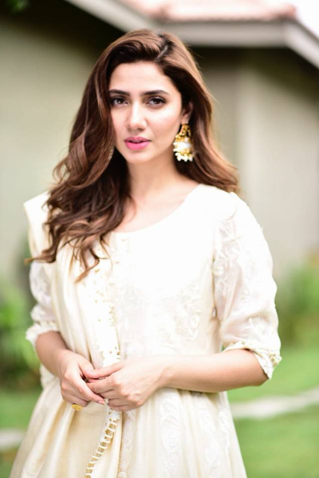 Mahira Khan Pics: પાકિસ્તાની અભિનેત્રી માહિરા ખાન છે હદથી વધુ સુંદર ...