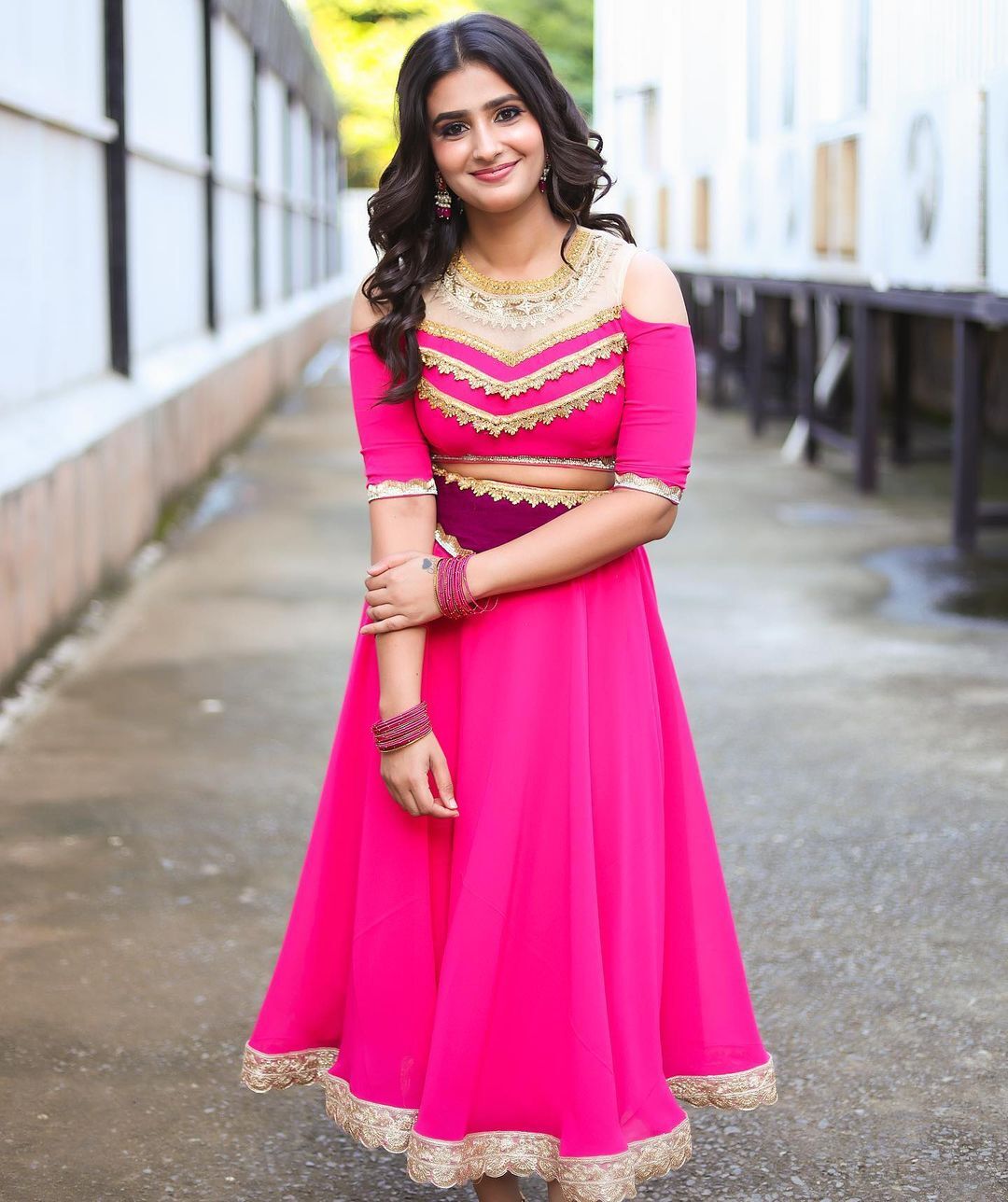 PHOTOS: கொடைக்கானலில் அல்டிமேட் மாடர்னில் சுற்றும் 'பொன்னி' சீரியல் ...