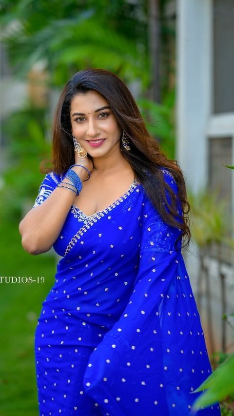 విష్ణు ప్రియ అందాల సునామీ.. భామకు హద్దులు లేవులే..! | Ravishing Beauty ...