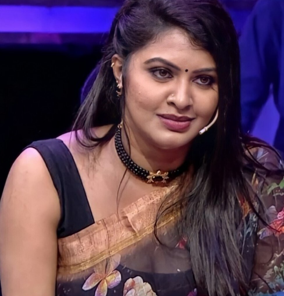 PHOTOS: அரியவகை நோயினால் அவஸ்தைப்படும் பிக் பாஸ் ரச்சிதா.. மீள்வாரா ...