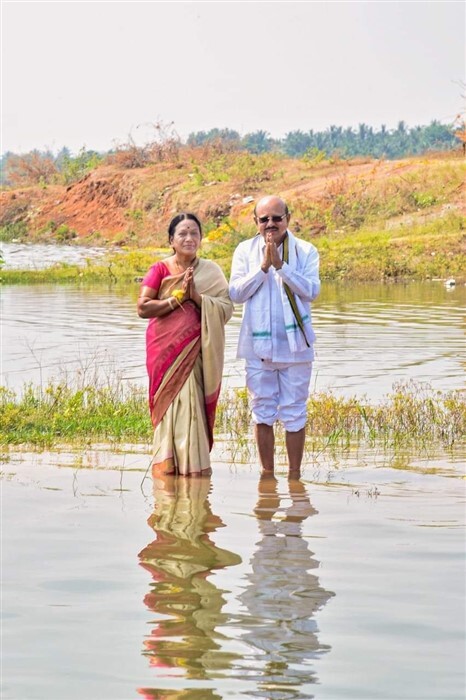 ಭರ್ತಿಯಾದ ಶಿರಾ ದೊಡ್ಡಕೆರೆಗೆ ಬಾಗಿನ ಅರ್ಪಿಸಿದ ಟಿಬಿ ಜಯಚಂದ್ರ | TB Jayachandra Performs Ganga Puja For ...