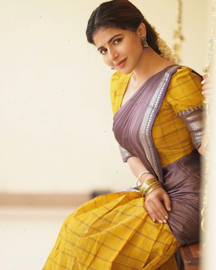 ఐశ్వర్య మీనన్ యవ్వనాల విందు.. ముద్దుగుమ్మ ట్రీట్‌కు కుర్రాళ్లు ఫిదా ...