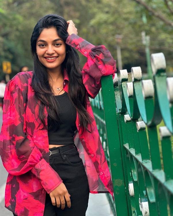 PHOTOS: 'லவ் டுடே' பட நாயகியா இது! கலர்புல் உடையில் மனம் கவர்ந்த ...