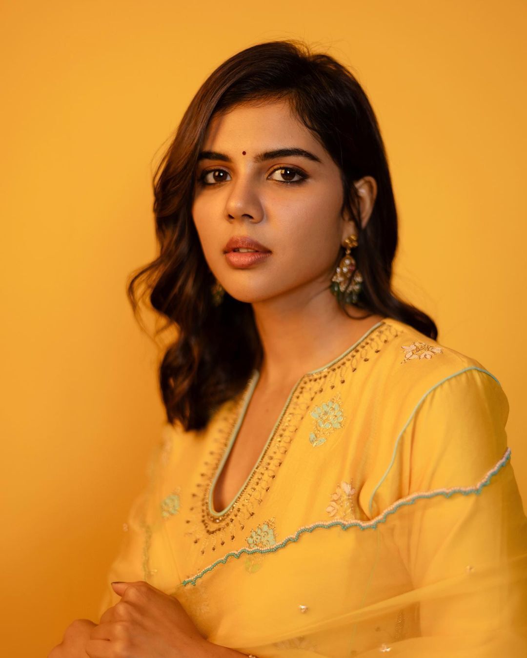 PHOTOS: தீபாவளி அதுவுமாக கல்யாணி ப்ரியதர்சனுக்கு என்ன கிஃப்ட் ...