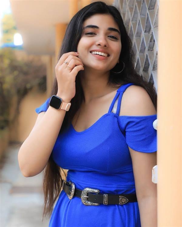 PHOTOS: இன்ஸ்டாகிராமில் ஒன் மில்லியன் ஃபாலோயர்ஸ்.. செம குஷியில் நடிகை ...