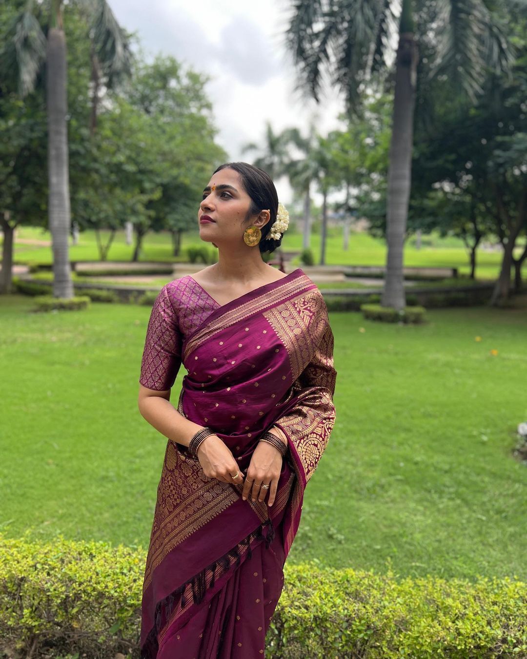 PHOTOS: தமிழில் என்ட்ரி கொடுக்கும் கன்னடத்து பைங்கிளி.. நடிகை ருக்மிணி ...